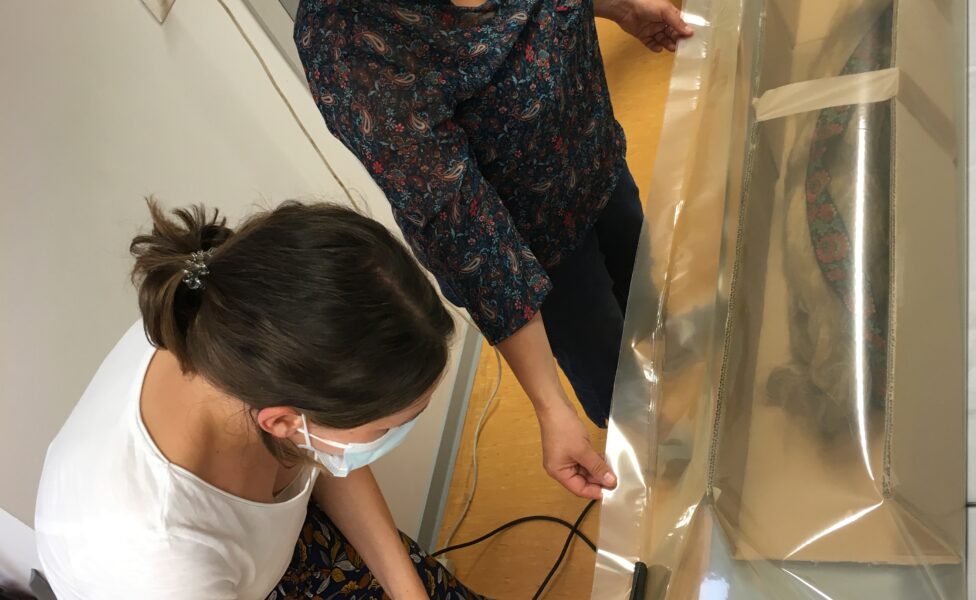 Des objets textiles et bois traités par anoxie statique à Bouxwiller ...